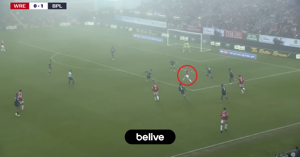 ინგლისის ლიგა 1-ში რექსემის ფეხბურთელმა ულამაზესი გოლი გაიტანა | belive.ge